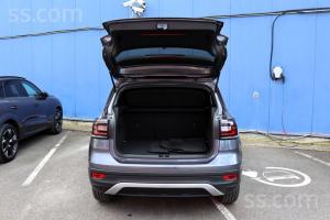 Pelēks Volkswagen T-Cross 2022 Rīga, ar dzinēja tilpumu 1.00 L un nobraukumu 75 tūkst. km par 16490 €, foto 28 vietnē AUTOMOTO.COM.LV