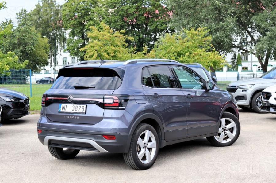Pelēks Volkswagen T-Cross 2022 Rīga, ar dzinēja tilpumu 1.00 L un nobraukumu 75 tūkst. km par 16490 €, foto 30 vietnē AUTOMOTO.COM.LV