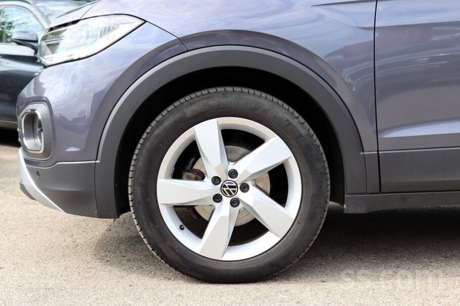 Pelēks Volkswagen T-Cross 2022 Rīga, ar dzinēja tilpumu 1.00 L un nobraukumu 75 tūkst. km par 16490 €, foto 31 vietnē AUTOMOTO.COM.LV