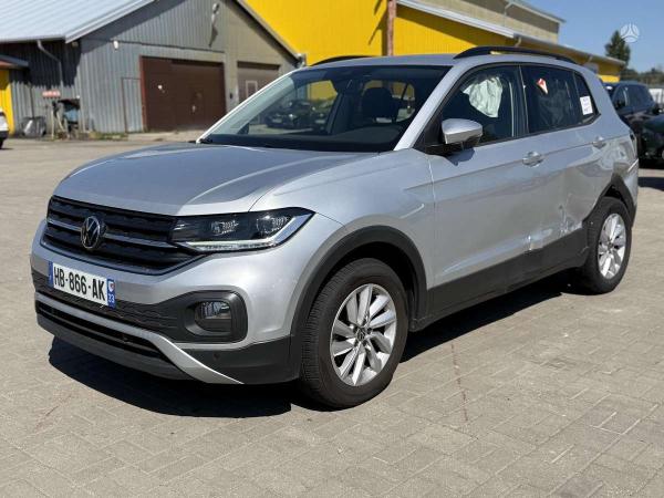 Grey Volkswagen T-Cross 2022 in Kaunas, with an engine capacity of 1.00 L and mileage of 39 thousand km for 11800 €, photo 1 on AUTOMOTO.COM.LV