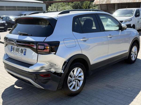 Grey Volkswagen T-Cross 2022 in Kaunas, with an engine capacity of 1.00 L and mileage of 39 thousand km for 11800 €, photo 4 on AUTOMOTO.COM.LV