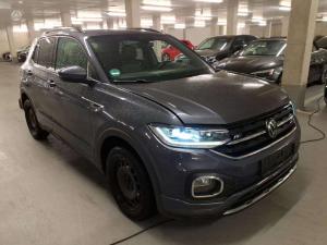 Grey Volkswagen T-Cross 2022 in Vilnius, with an engine capacity of 1.50 L and mileage of 135 thousand km for 18820 €, photo 4 on AUTOMOTO.COM.LV