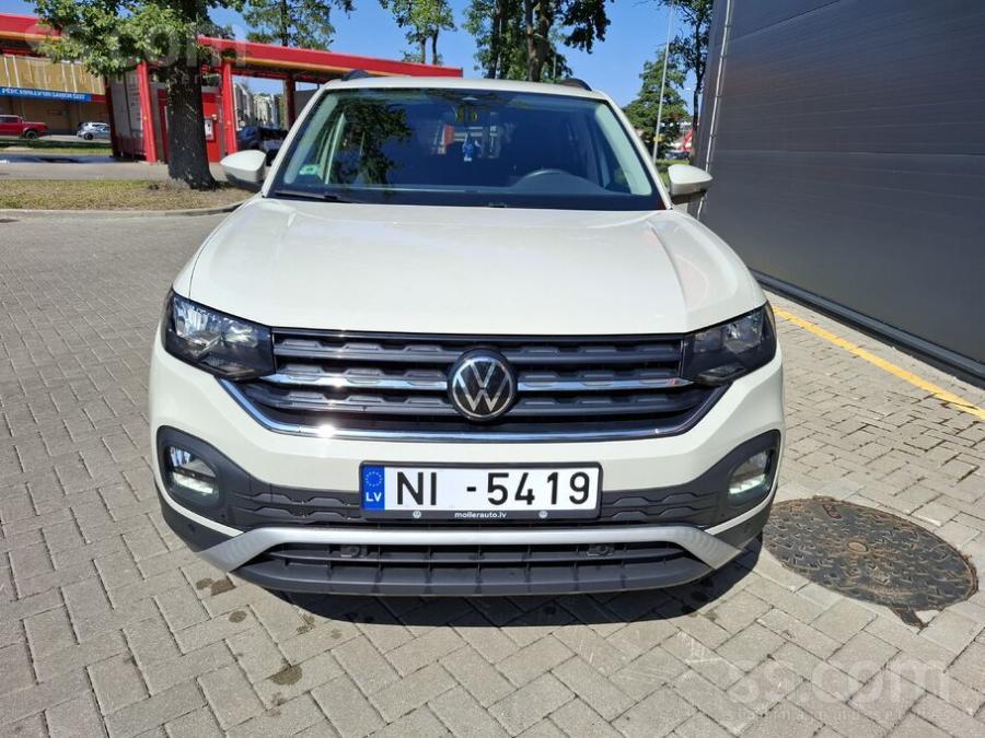 Серый Фольксваген T-Cross 2022 в Рига, объемом двигателя 1.50 л и пробегом 19 тыс. км за 21000 €, фото 1 на AUTOMOTO.COM.LV