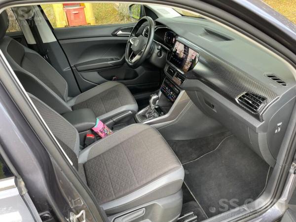 Grey Volkswagen T-Cross 2022 in Jekabpils, with an engine capacity of 1.00 L and mileage of 32 thousand km for 21000 €, photo 8 on AUTOMOTO.COM.LV