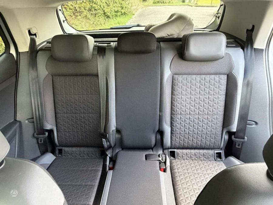 Pelēks Volkswagen T-Cross 2022 Viļņa, ar dzinēja tilpumu 1.00 L un nobraukumu 66 tūkst. km par 17500 €, foto 9 vietnē AUTOMOTO.COM.LV