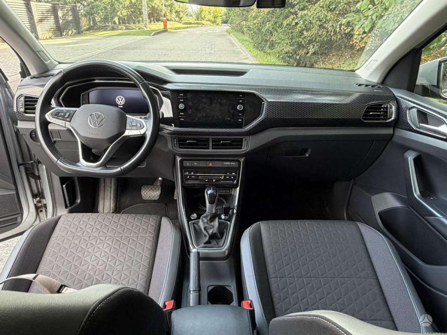Pelēks Volkswagen T-Cross 2022 Viļņa, ar dzinēja tilpumu 1.00 L un nobraukumu 66 tūkst. km par 17500 €, foto 10 vietnē AUTOMOTO.COM.LV