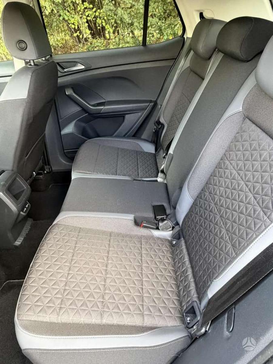 Pelēks Volkswagen T-Cross 2022 Viļņa, ar dzinēja tilpumu 1.00 L un nobraukumu 66 tūkst. km par 17500 €, foto 11 vietnē AUTOMOTO.COM.LV