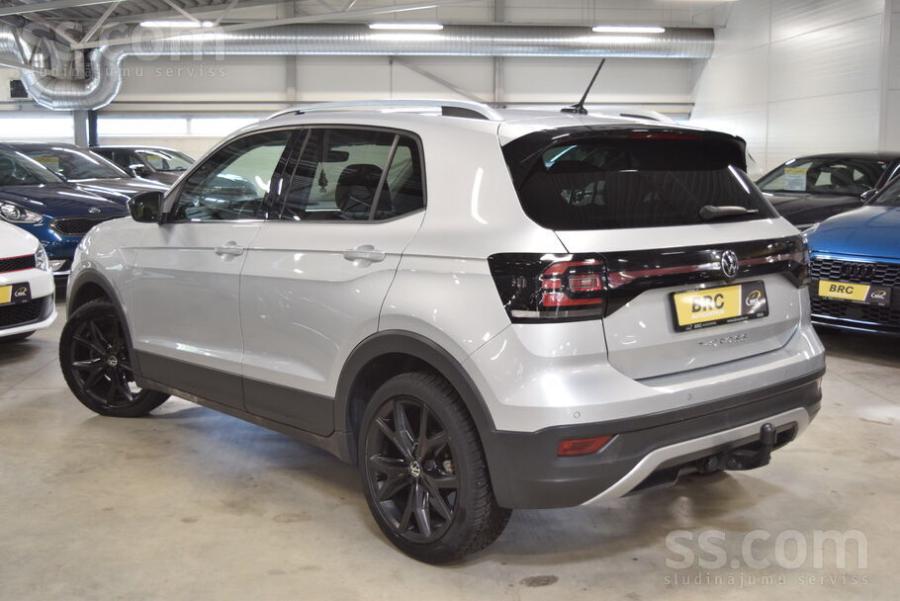Pelēks Volkswagen T-Cross 2022 Rīga, ar dzinēja tilpumu 1.00 L un nobraukumu 109 tūkst. km par 15000 €, foto 3 vietnē AUTOMOTO.COM.LV