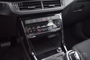 Pelēks Volkswagen T-Cross 2022 Rīga, ar dzinēja tilpumu 1.00 L un nobraukumu 109 tūkst. km par 15000 €, foto 6 vietnē AUTOMOTO.COM.LV