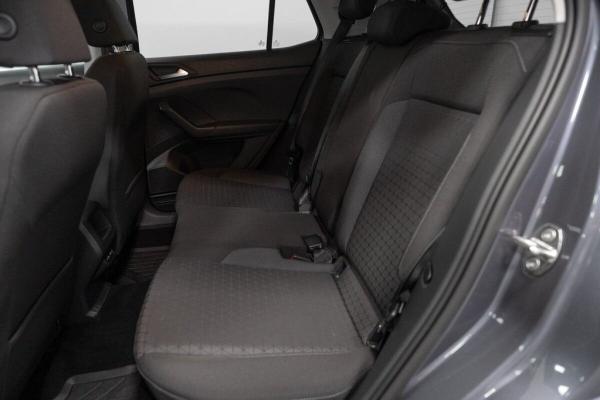 Pelēks Volkswagen T-Cross 2022 Viļņa, ar dzinēja tilpumu 1.00 L un nobraukumu 55 tūkst. km par 16500 €, foto 7 vietnē AUTOMOTO.COM.LV
