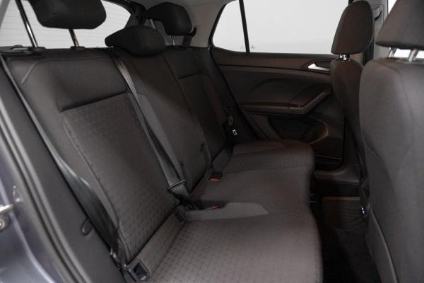 Pelēks Volkswagen T-Cross 2022 Viļņa, ar dzinēja tilpumu 1.00 L un nobraukumu 55 tūkst. km par 16500 €, foto 9 vietnē AUTOMOTO.COM.LV