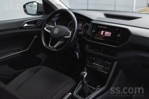 Pelēks Volkswagen T-Cross 2022 Ventspils, ar dzinēja tilpumu 1.00 L un nobraukumu 62 tūkst. km par 16050 €, foto 14 vietnē AUTOMOTO.COM.LV