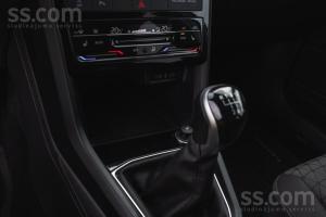 Pelēks Volkswagen T-Cross 2022 Ventspils, ar dzinēja tilpumu 1.00 L un nobraukumu 62 tūkst. km par 16050 €, foto 25 vietnē AUTOMOTO.COM.LV