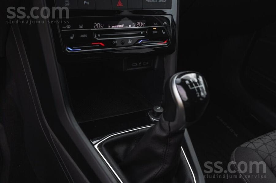 Pelēks Volkswagen T-Cross 2022 Ventspils, ar dzinēja tilpumu 1.00 L un nobraukumu 62 tūkst. km par 16050 €, foto 25 vietnē AUTOMOTO.COM.LV