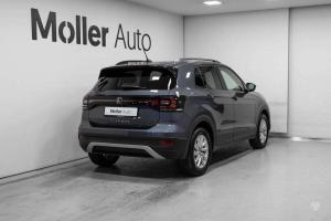 Pelēks Volkswagen T-Cross 2022 Viļņa, ar dzinēja tilpumu 1.00 L un nobraukumu 55 tūkst. km par 16500 €, foto 4 vietnē AUTOMOTO.COM.LV