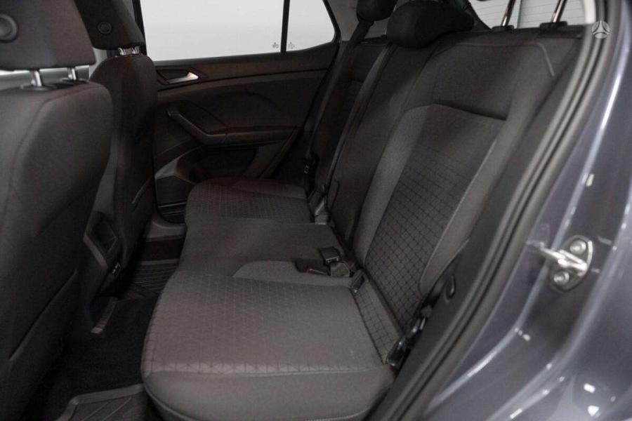 Pelēks Volkswagen T-Cross 2022 Viļņa, ar dzinēja tilpumu 1.00 L un nobraukumu 55 tūkst. km par 16500 €, foto 7 vietnē AUTOMOTO.COM.LV