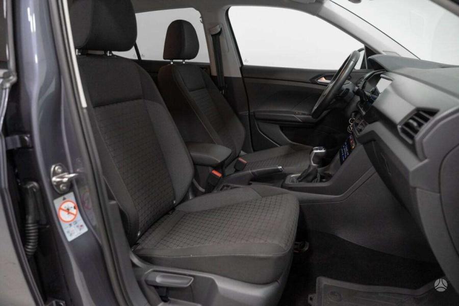 Pelēks Volkswagen T-Cross 2022 Viļņa, ar dzinēja tilpumu 1.00 L un nobraukumu 55 tūkst. km par 16500 €, foto 8 vietnē AUTOMOTO.COM.LV