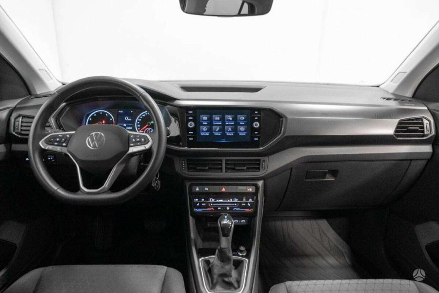 Pelēks Volkswagen T-Cross 2022 Viļņa, ar dzinēja tilpumu 1.00 L un nobraukumu 55 tūkst. km par 16500 €, foto 10 vietnē AUTOMOTO.COM.LV
