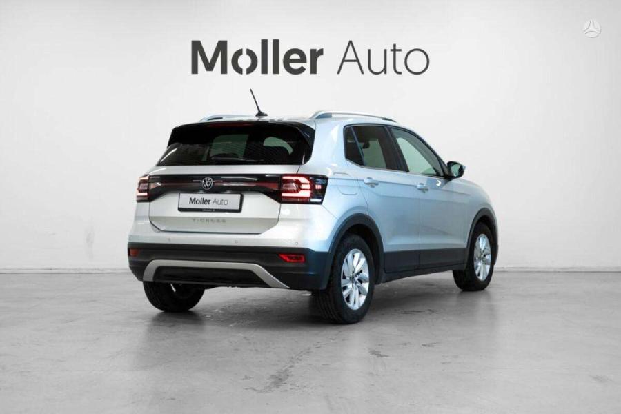 Grey Volkswagen T-Cross 2022 in Vilnius, with an engine capacity of 1.00 L and mileage of 66 thousand km for 18900 €, photo 4 on AUTOMOTO.COM.LV