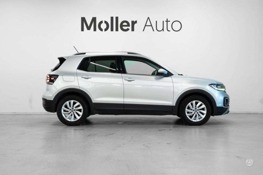 Grey Volkswagen T-Cross 2022 in Vilnius, with an engine capacity of 1.00 L and mileage of 66 thousand km for 18900 €, photo 5 on AUTOMOTO.COM.LV