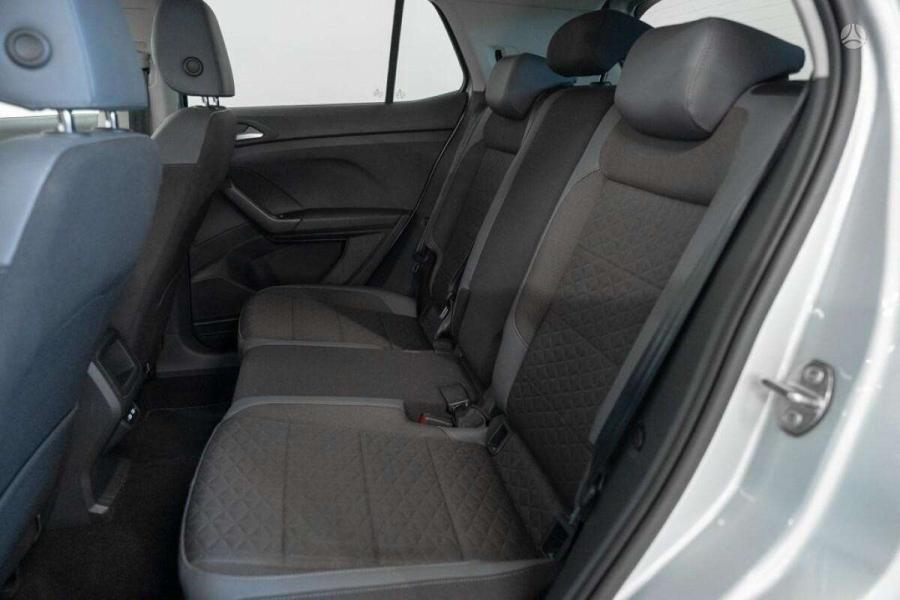 Grey Volkswagen T-Cross 2022 in Vilnius, with an engine capacity of 1.00 L and mileage of 66 thousand km for 18900 €, photo 27 on AUTOMOTO.COM.LV