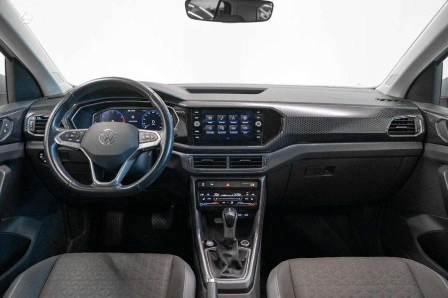 Grey Volkswagen T-Cross 2022 in Vilnius, with an engine capacity of 1.00 L and mileage of 66 thousand km for 18900 €, photo 12 on AUTOMOTO.COM.LV
