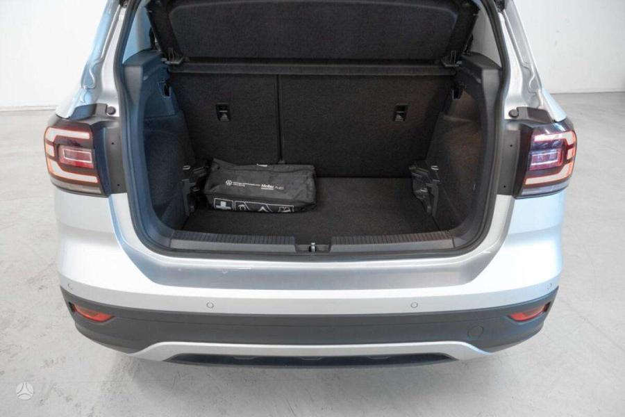 Grey Volkswagen T-Cross 2022 in Vilnius, with an engine capacity of 1.00 L and mileage of 66 thousand km for 18900 €, photo 30 on AUTOMOTO.COM.LV