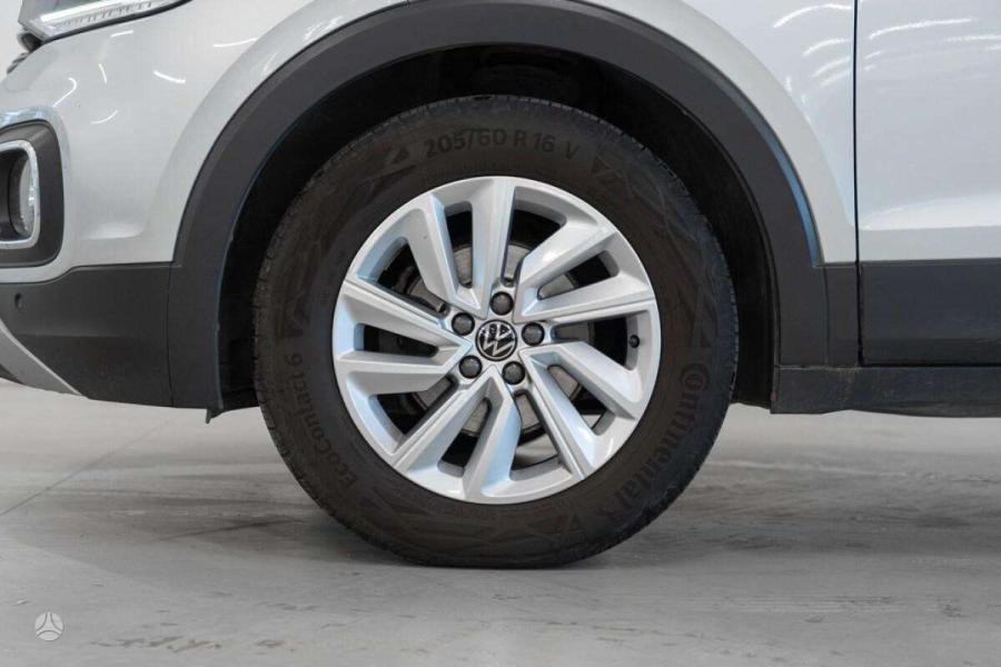 Grey Volkswagen T-Cross 2022 in Vilnius, with an engine capacity of 1.00 L and mileage of 66 thousand km for 18900 €, photo 34 on AUTOMOTO.COM.LV