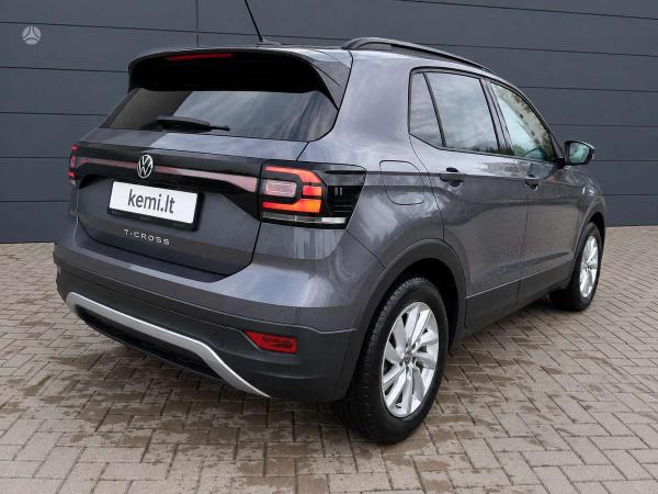 Grey Volkswagen T-Cross 2022 in Vilnius, with an engine capacity of 1.00 L and mileage of 88 thousand km for 16350 €, photo 4 on AUTOMOTO.COM.LV