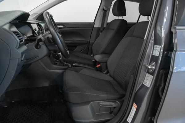 Фольксваген T-Cross 2022 в Вильнюс на AUTOMOTO.COM.LV Серый Фольксваген T-Cross 2022 в Вильнюс, объемом двигателя 1.00 л и пробегом 81 тыс. км за 17400 €, фото 8 на AUTOMOTO.COM.LV