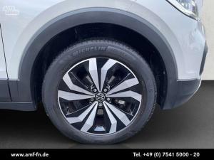 Grey Volkswagen T-Cross 2023 in Kaunas, with an engine capacity of 1.00 L and mileage of 24 thousand km for 26196 €, photo 3 on AUTOMOTO.COM.LV