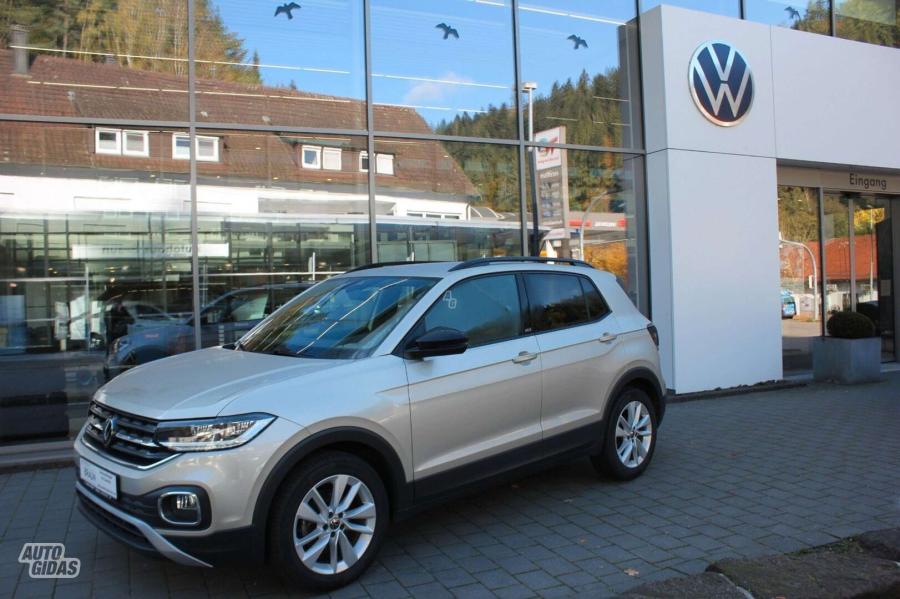 Grey Volkswagen T-Cross 2023 in Kaunas, with an engine capacity of 1.00 L and mileage of 21 thousand km for 27025 €, photo 1 on AUTOMOTO.COM.LV