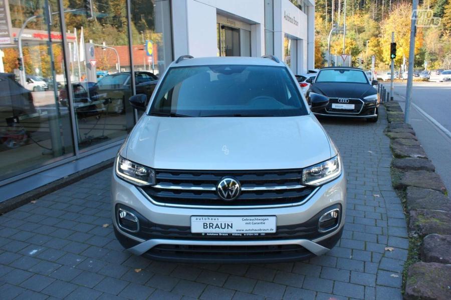 Grey Volkswagen T-Cross 2023 in Kaunas, with an engine capacity of 1.00 L and mileage of 21 thousand km for 27025 €, photo 3 on AUTOMOTO.COM.LV