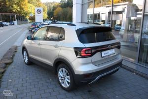 Grey Volkswagen T-Cross 2023 in Kaunas, with an engine capacity of 1.00 L and mileage of 21 thousand km for 27025 €, photo 6 on AUTOMOTO.COM.LV