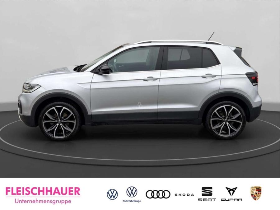 Grey Volkswagen T-Cross 2023 in Kaunas, with an engine capacity of 1.50 L and mileage of 23 thousand km for 26510 €, photo 3 on AUTOMOTO.COM.LV