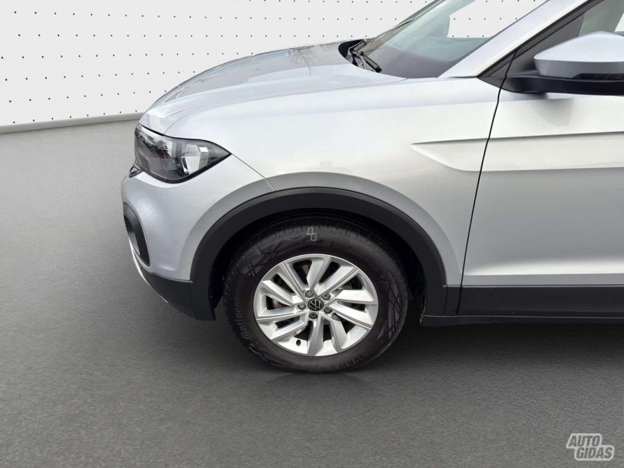 Grey Volkswagen T-Cross 2023 in Kaunas, with an engine capacity of 1.00 L and mileage of 18 thousand km for 23573 €, photo 13 on AUTOMOTO.COM.LV
