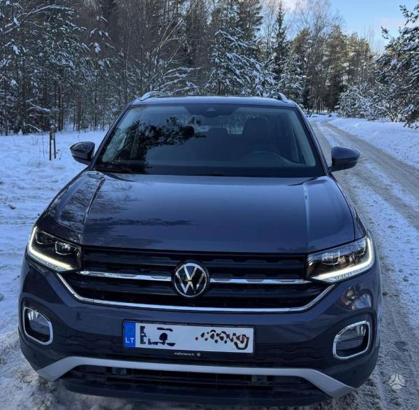 Pelēks Volkswagen T-Cross 2023 Viļņa, ar dzinēja tilpumu 1.00 L un nobraukumu 36 tūkst. km par 18300 €, foto 2 vietnē AUTOMOTO.COM.LV