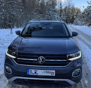 Pelēks Volkswagen T-Cross 2023 Viļņa, ar dzinēja tilpumu 1.00 L un nobraukumu 36 tūkst. km par 18300 €, foto 2 vietnē AUTOMOTO.COM.LV