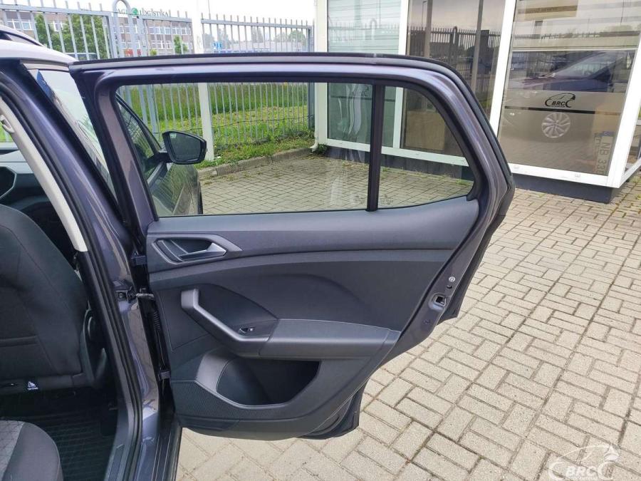Pelēks Volkswagen T-Cross 2023 Klaipėda, ar dzinēja tilpumu 1.00 L un nobraukumu 81 tūkst. km par 15500 €, foto 11 vietnē AUTOMOTO.COM.LV