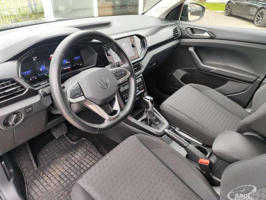 Pelēks Volkswagen T-Cross 2023 Klaipėda, ar dzinēja tilpumu 1.00 L un nobraukumu 81 tūkst. km par 15500 €, foto 21 vietnē AUTOMOTO.COM.LV