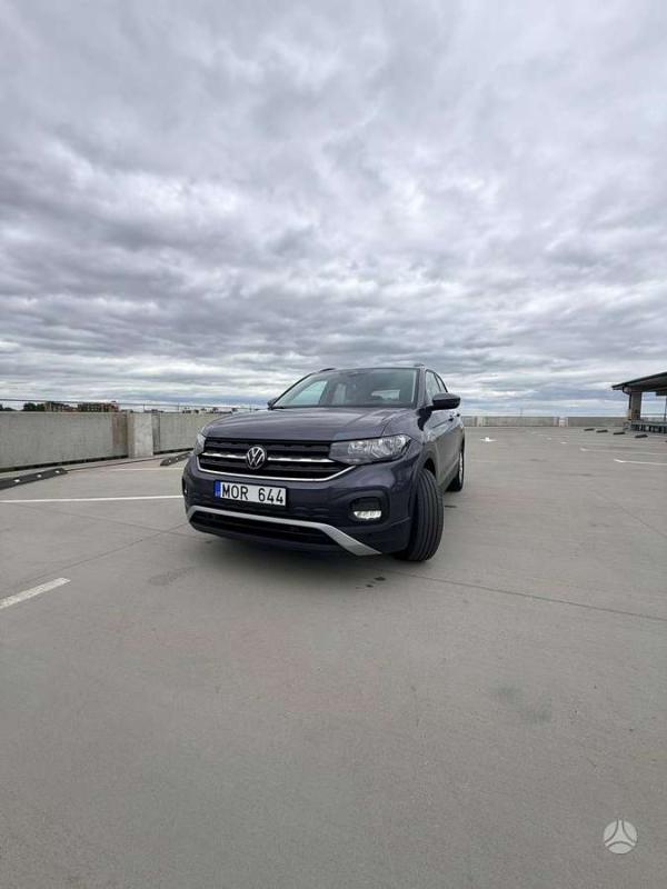 Grey Volkswagen T-Cross 2023 in Vilnius, with an engine capacity of 1.00 L and mileage of 95 thousand km for 14000 €, photo 2 on AUTOMOTO.COM.LV