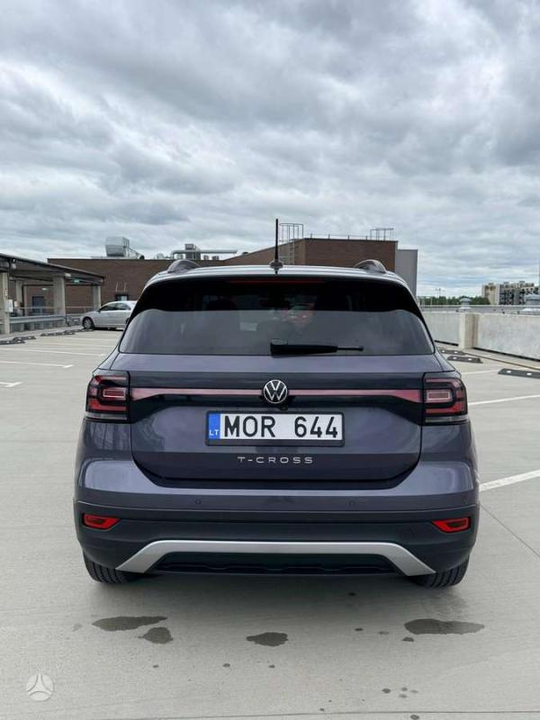 Grey Volkswagen T-Cross 2023 in Vilnius, with an engine capacity of 1.00 L and mileage of 95 thousand km for 14000 €, photo 3 on AUTOMOTO.COM.LV