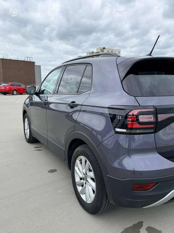 Grey Volkswagen T-Cross 2023 in Vilnius, with an engine capacity of 1.00 L and mileage of 95 thousand km for 14000 €, photo 4 on AUTOMOTO.COM.LV