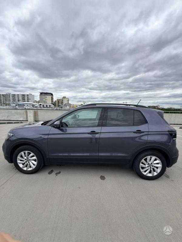 Grey Volkswagen T-Cross 2023 in Vilnius, with an engine capacity of 1.00 L and mileage of 95 thousand km for 14000 €, photo 6 on AUTOMOTO.COM.LV