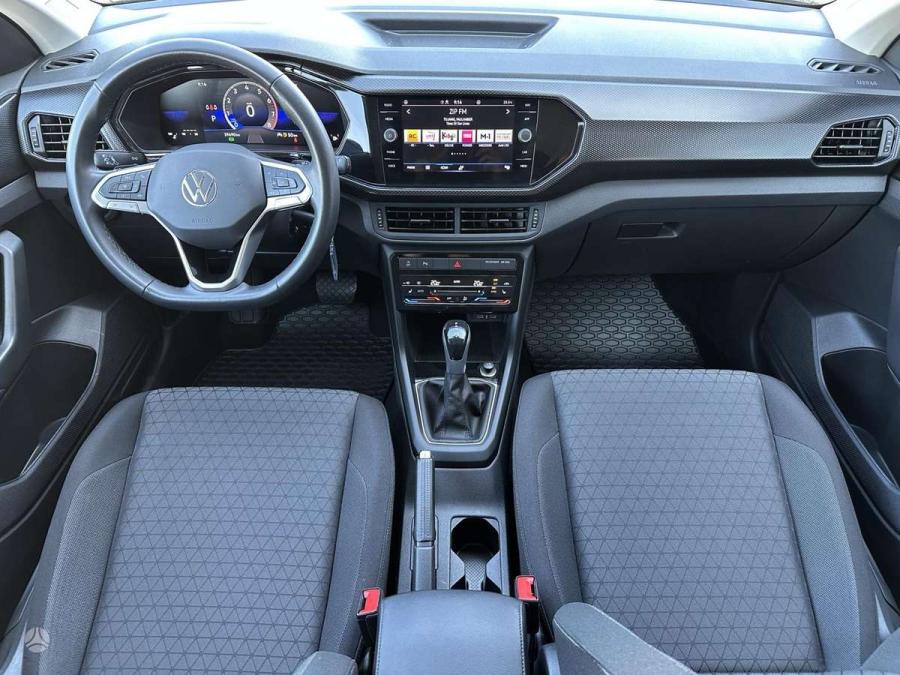 Pelēks Volkswagen T-Cross 2023 Viļņa, ar dzinēja tilpumu 1.00 L un nobraukumu 60 tūkst. km par 16500 €, foto 5 vietnē AUTOMOTO.COM.LV