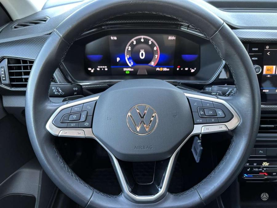 Pelēks Volkswagen T-Cross 2023 Viļņa, ar dzinēja tilpumu 1.00 L un nobraukumu 60 tūkst. km par 16500 €, foto 8 vietnē AUTOMOTO.COM.LV