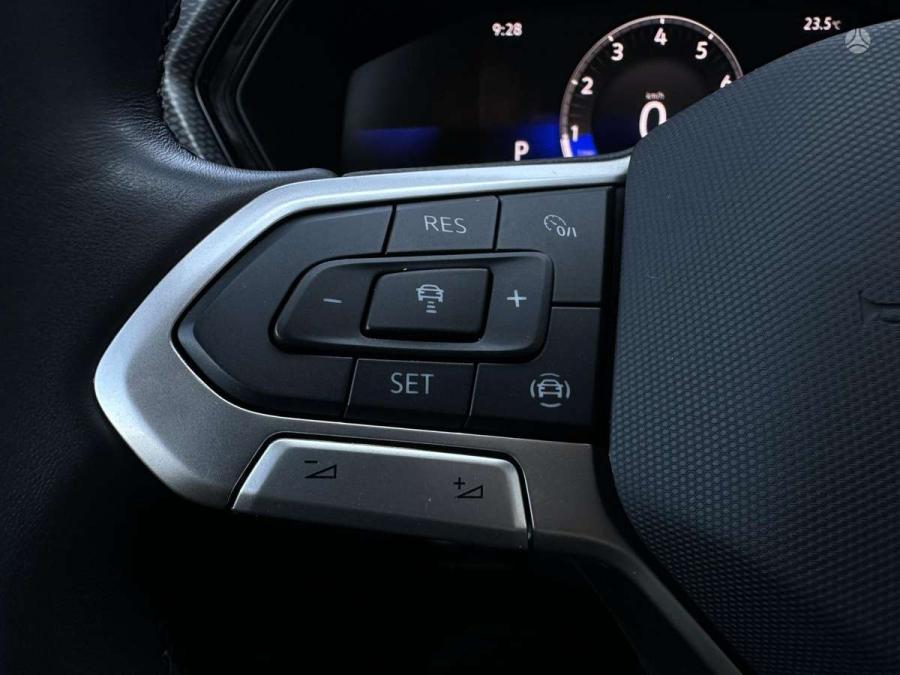 Pelēks Volkswagen T-Cross 2023 Viļņa, ar dzinēja tilpumu 1.00 L un nobraukumu 60 tūkst. km par 16500 €, foto 10 vietnē AUTOMOTO.COM.LV