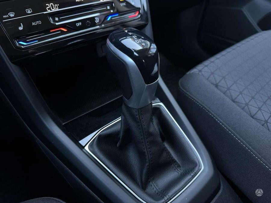 Pelēks Volkswagen T-Cross 2023 Viļņa, ar dzinēja tilpumu 1.00 L un nobraukumu 60 tūkst. km par 16500 €, foto 19 vietnē AUTOMOTO.COM.LV
