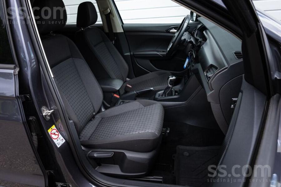 Pelēks Volkswagen T-Cross 2023 Rīga, ar dzinēja tilpumu 1.00 L un nobraukumu 57 tūkst. km par 20950 €, foto 7 vietnē AUTOMOTO.COM.LV