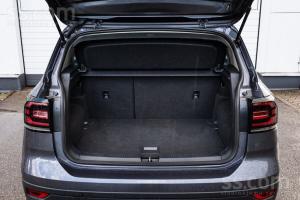 Pelēks Volkswagen T-Cross 2023 Rīga, ar dzinēja tilpumu 1.00 L un nobraukumu 57 tūkst. km par 20950 €, foto 15 vietnē AUTOMOTO.COM.LV